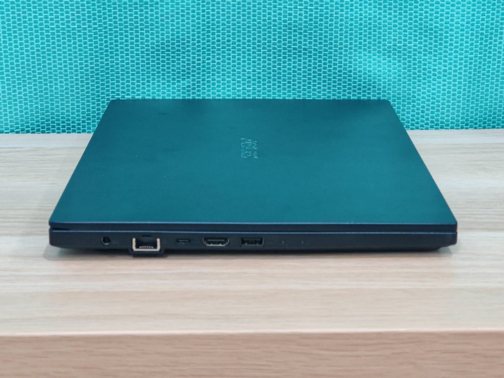 ASUS ExpertBook P2 (P2451FB) Laptop Review: Does It Mean Business ...